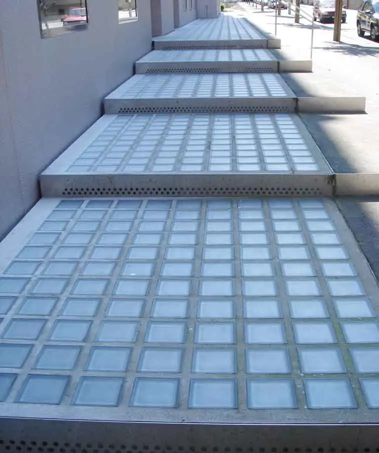Glass paving stones - France's only manufacturer of glass bricks and ...
